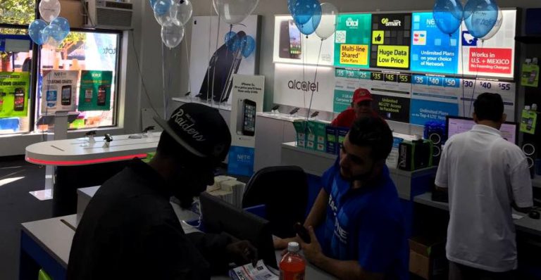 Total Wireless Exclusive Retail Store – 1,000 sq. ft. Showroom